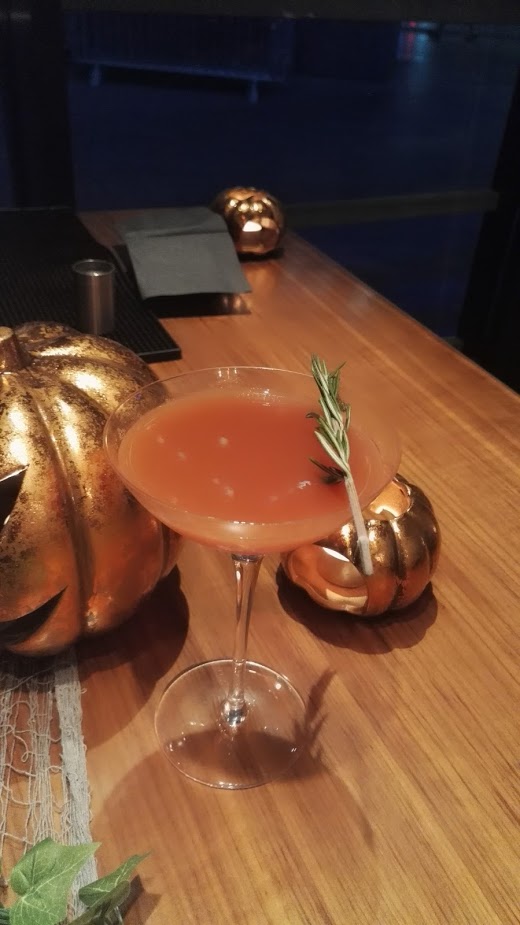 COCKTAIL FUN AT TWORUBA, HILTON LONDON TOWER BRIDGE - London Meets Paris